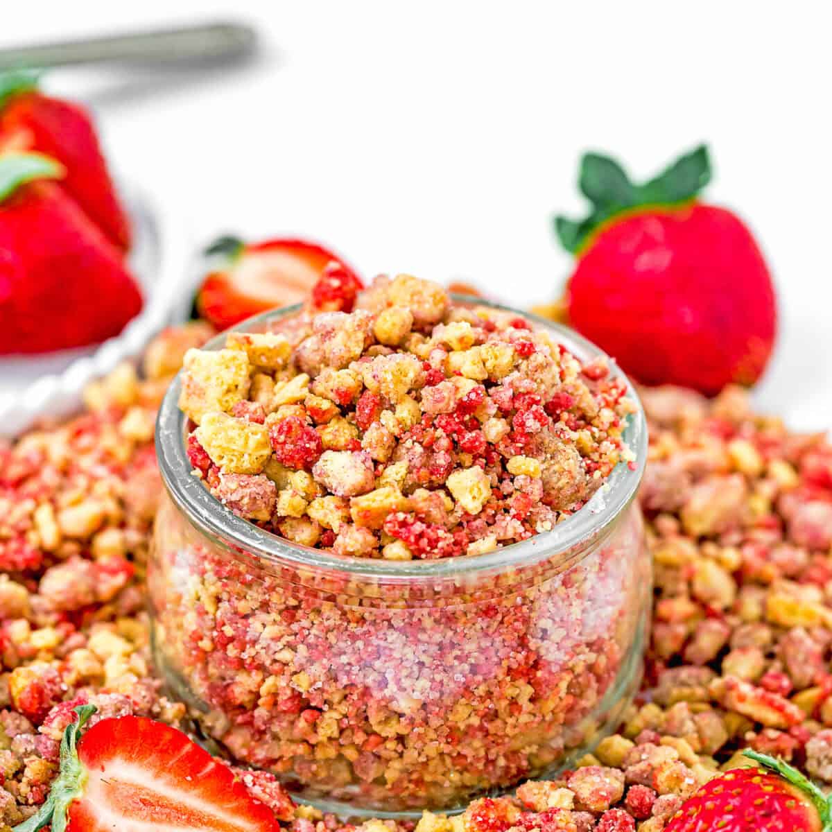 3 Ingredient Easy Strawberry Crunch - Mommy's Home Cooking