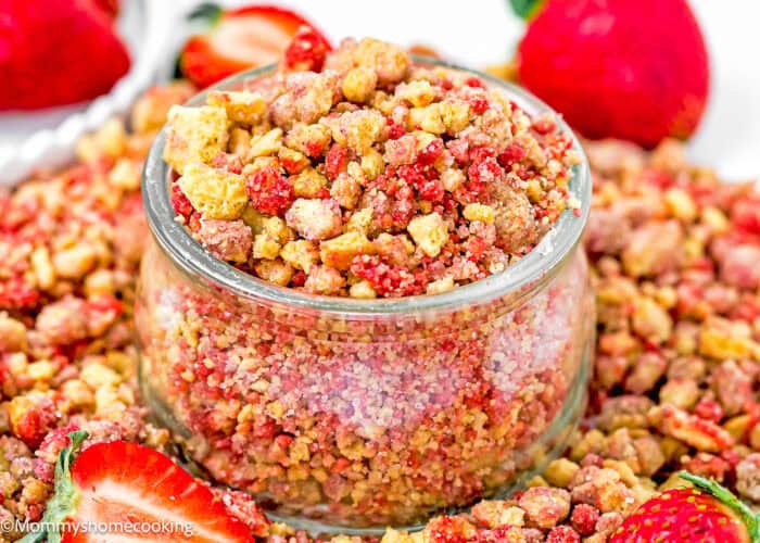 3 Ingredient Easy Strawberry Crunch - Mommy's Home Cooking