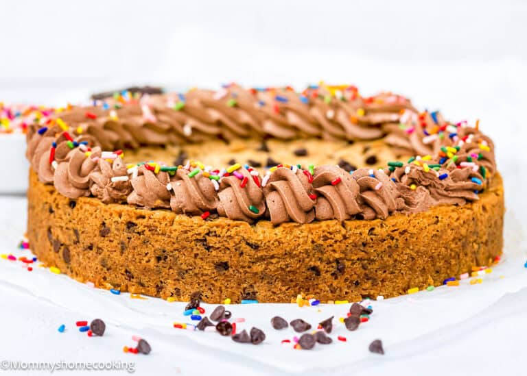 Eggless Chocolate Chip Cookie Cake - Mommy's Home Cooking