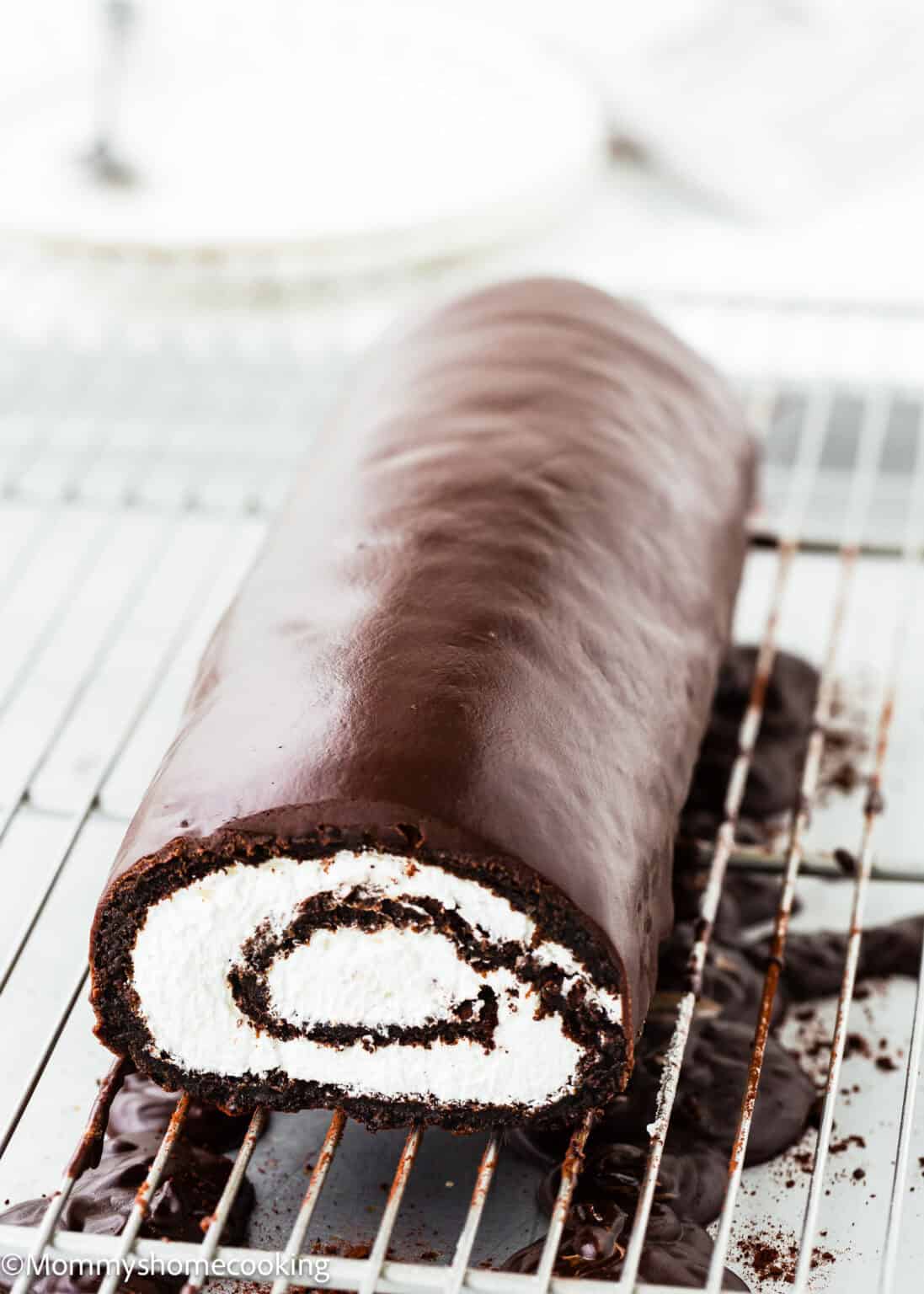 Eggless Easy Chocolate Swiss Roll Cake - Mommy's Home Cooking