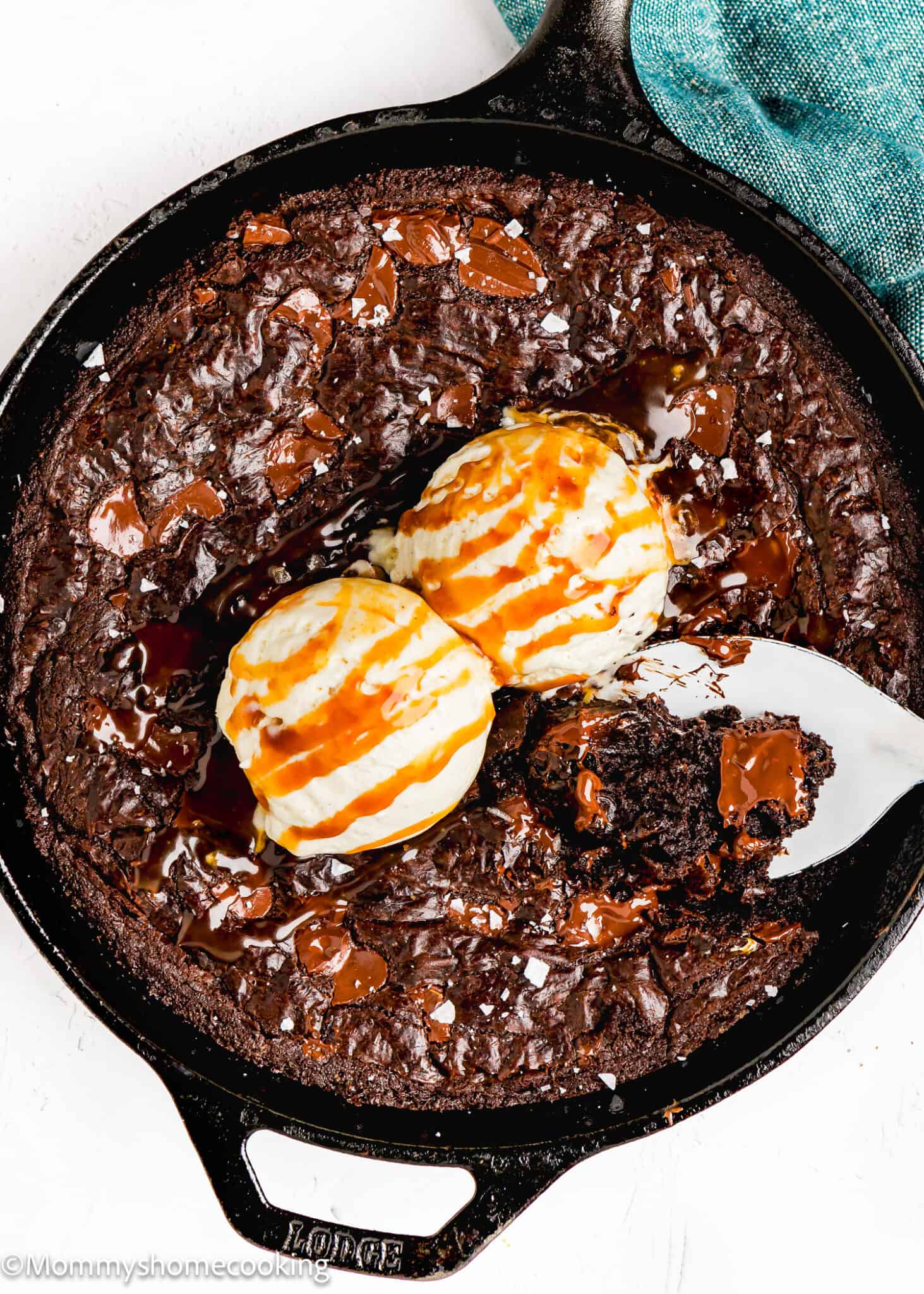 Best Eggless Skillet Brownie - Mommy's Home Cooking