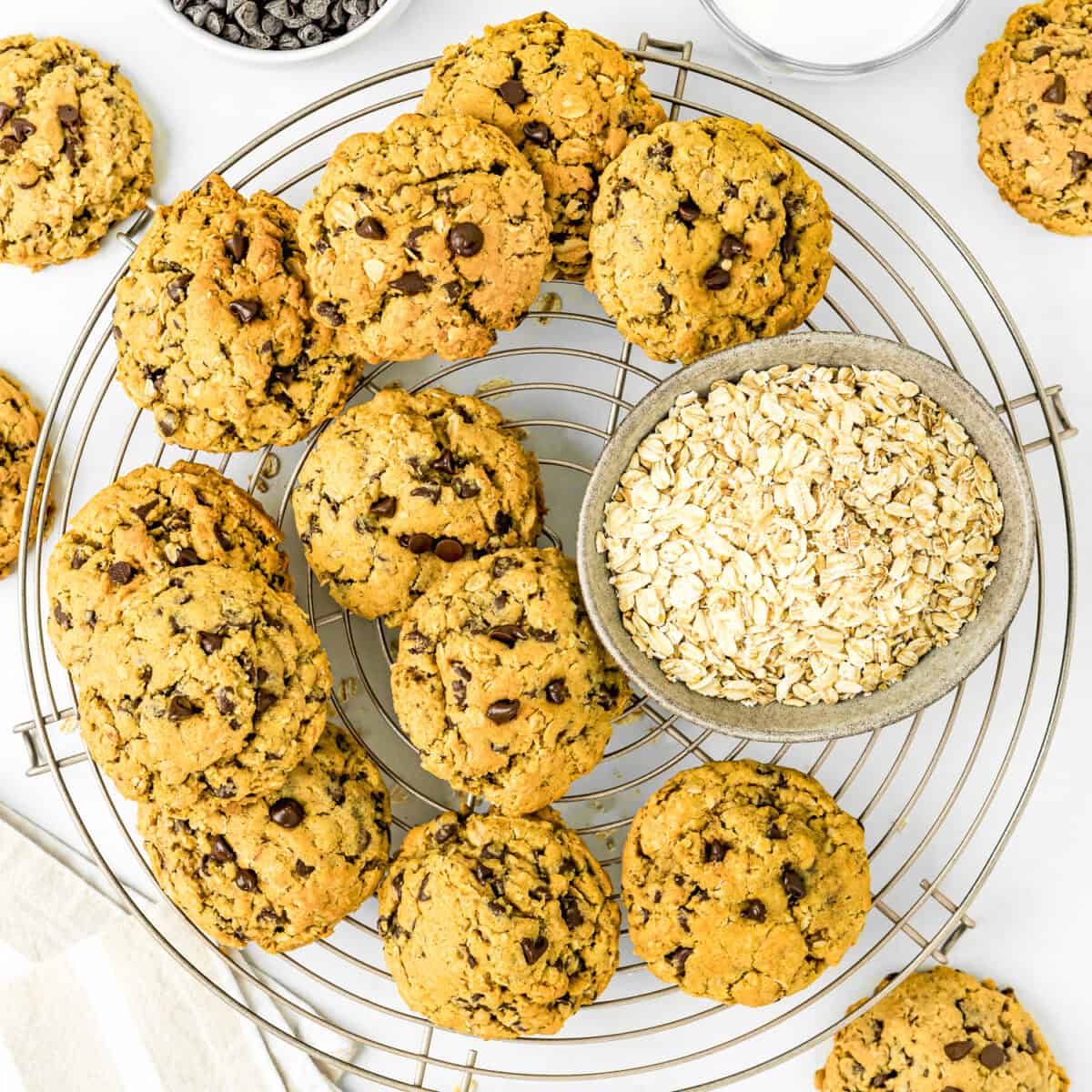 Eggless Oatmeal Chocolate Chip Cookies - Mommy's Home Cooking